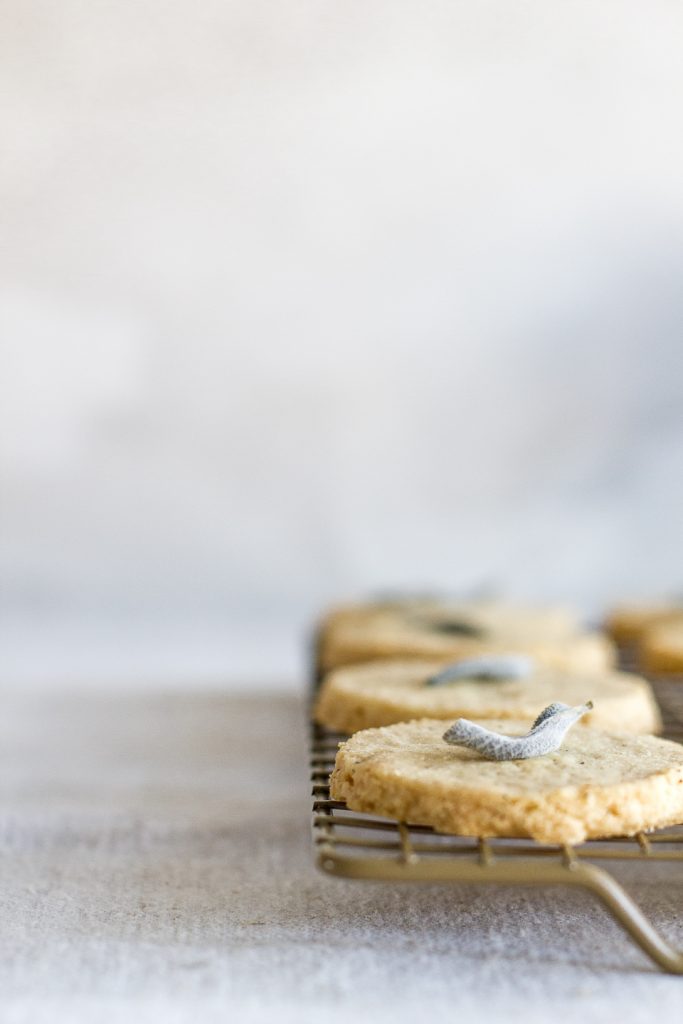 4 Ingredient Gouda Cookies - Rezel Kealoha